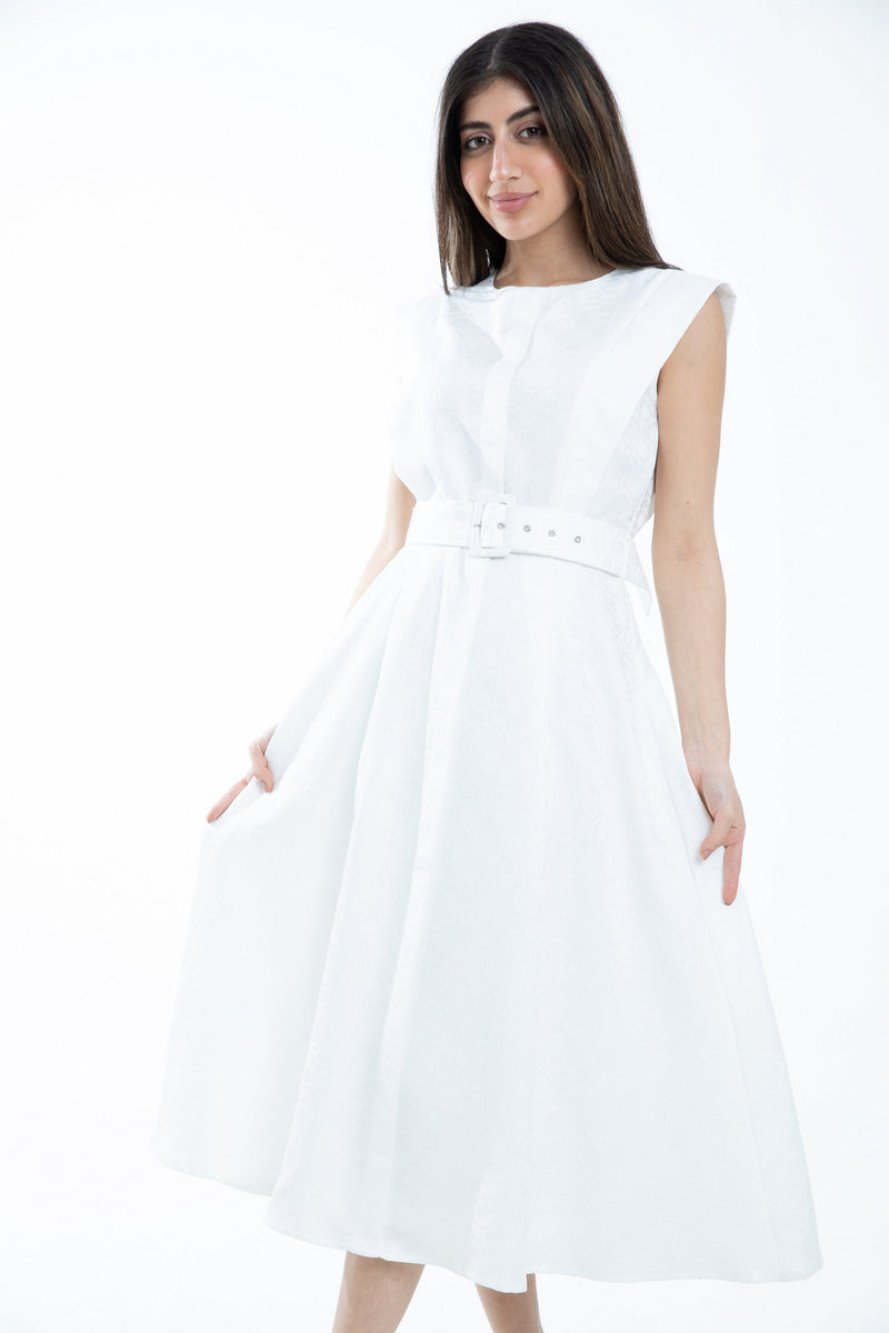 Shop the Medi dress without sleeves engraved with a belt on the waist ...